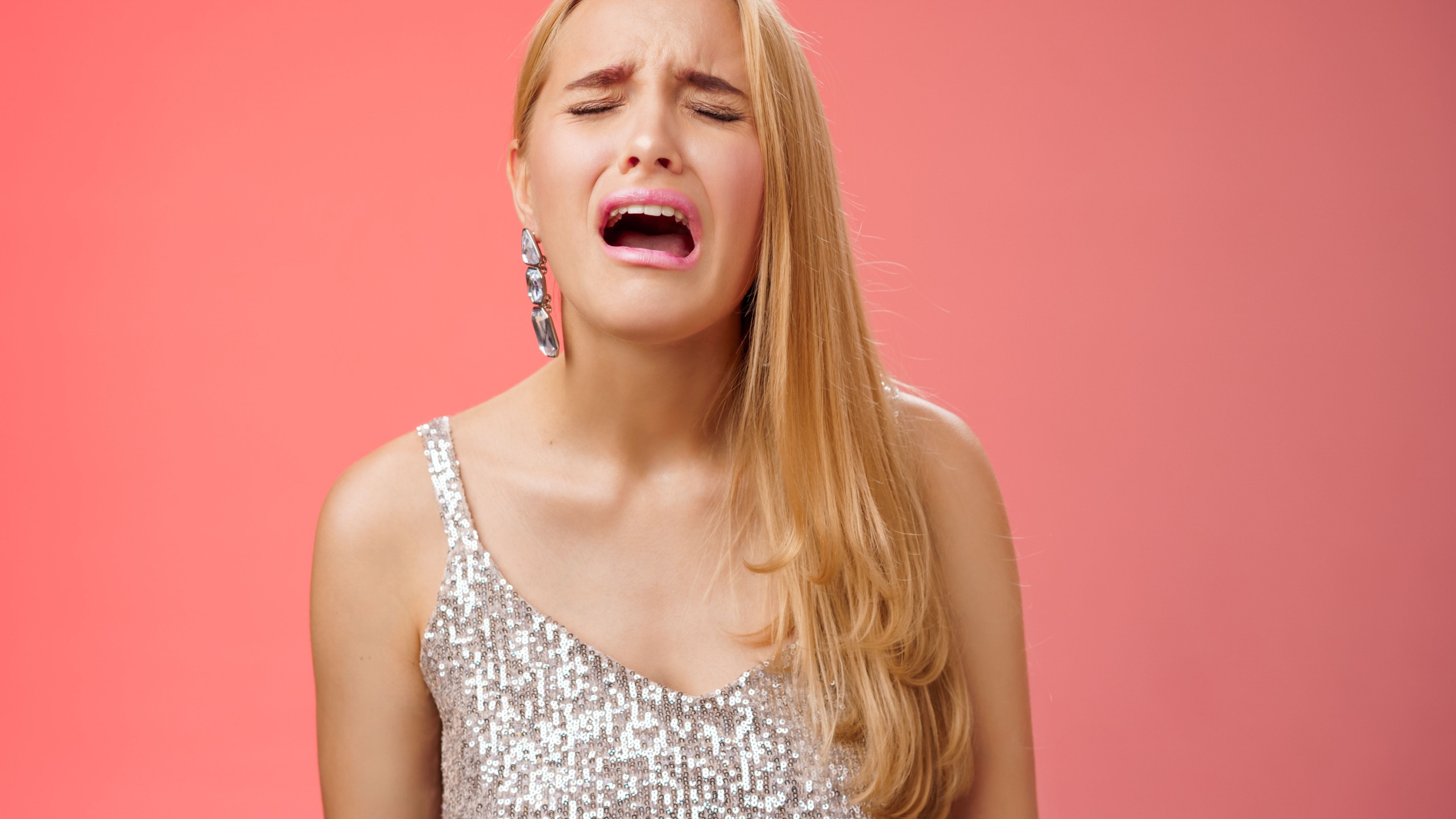 She destroyed a $3,000 dress; internet backs the consequences
