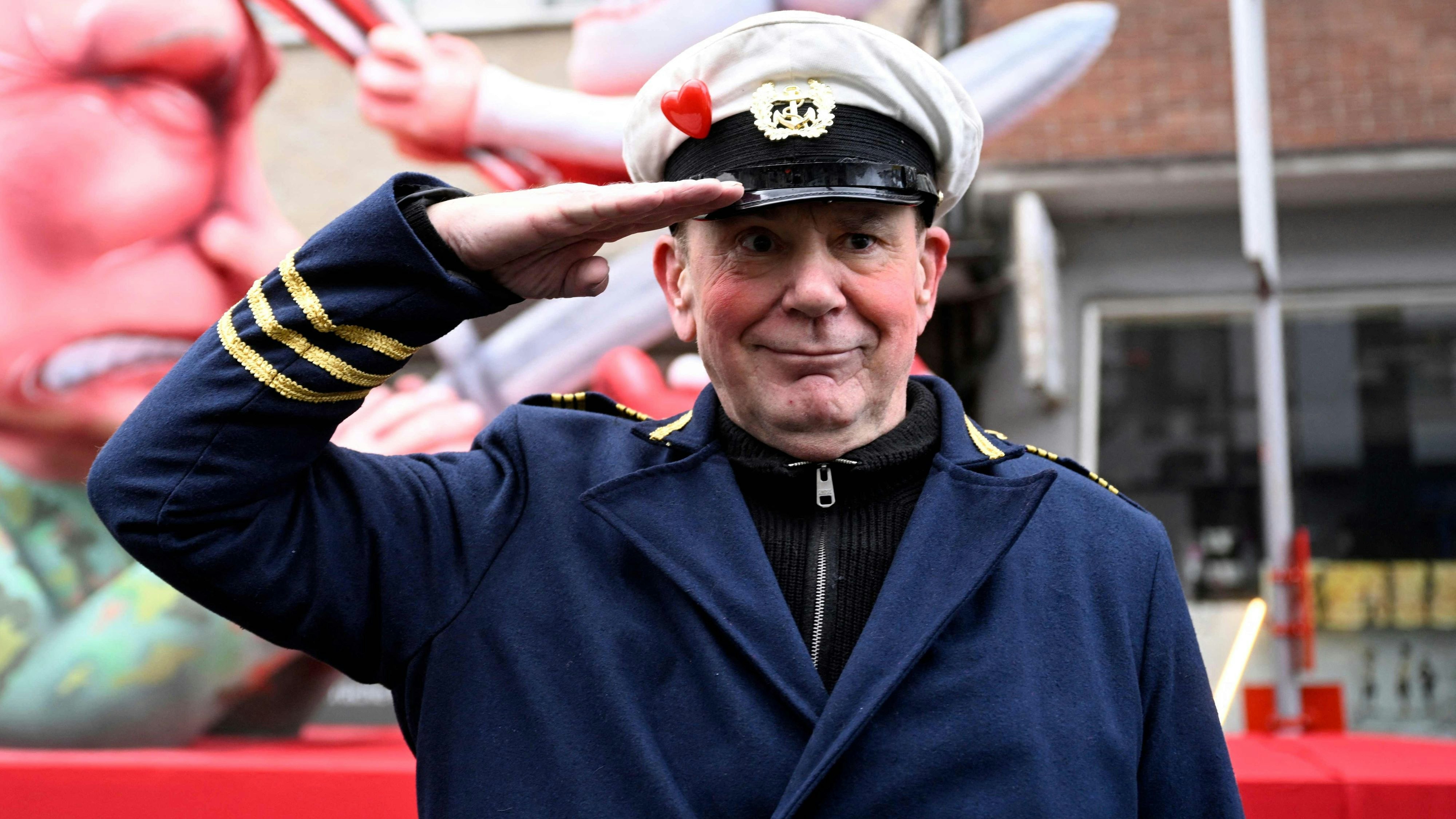 Viel Jubel für Anti-Putin-Wagen: „In eigener Sache“ – Jacques Tilly ...