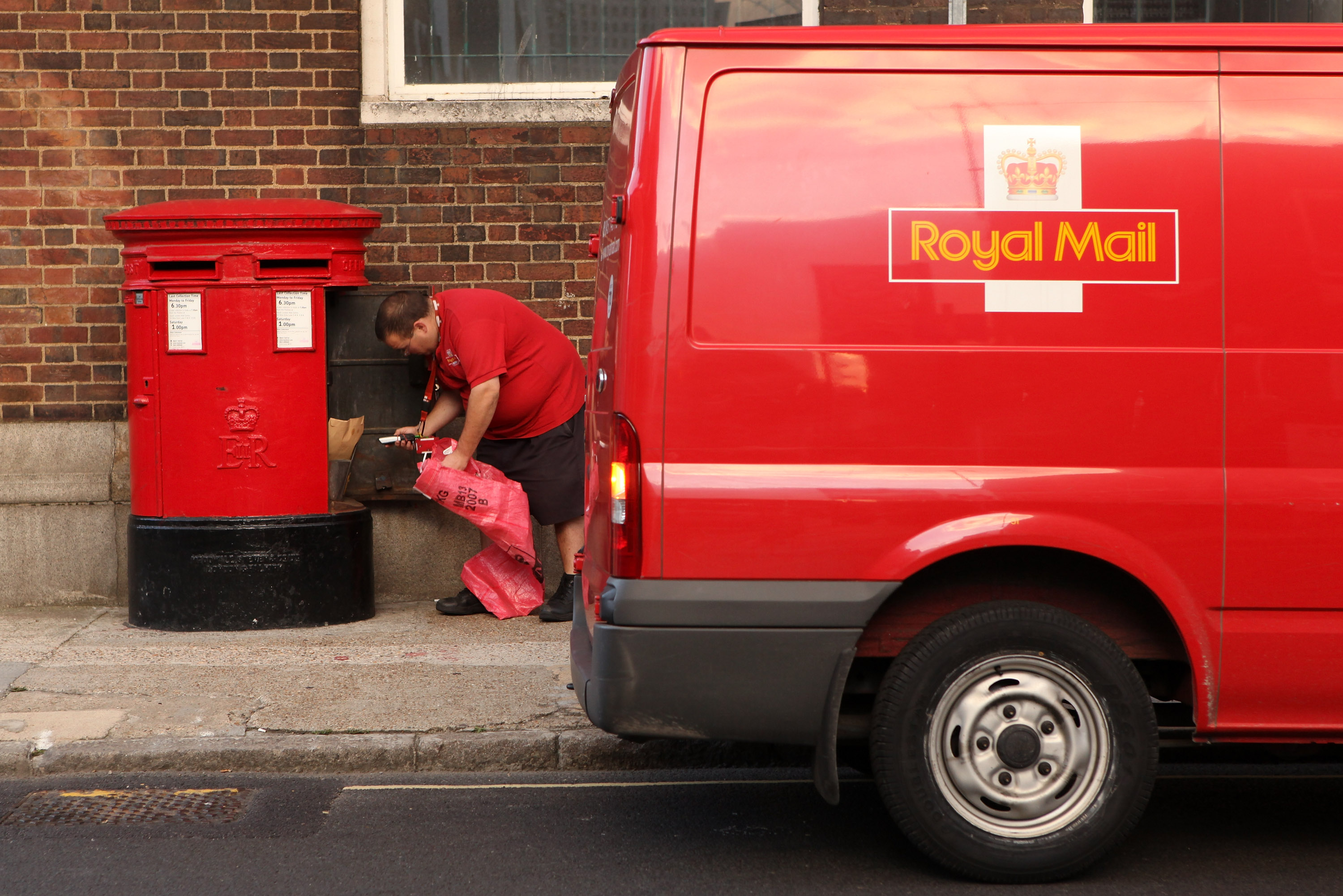 Royal Mail warns of delayed deliveries of letters and parcels in UK ...