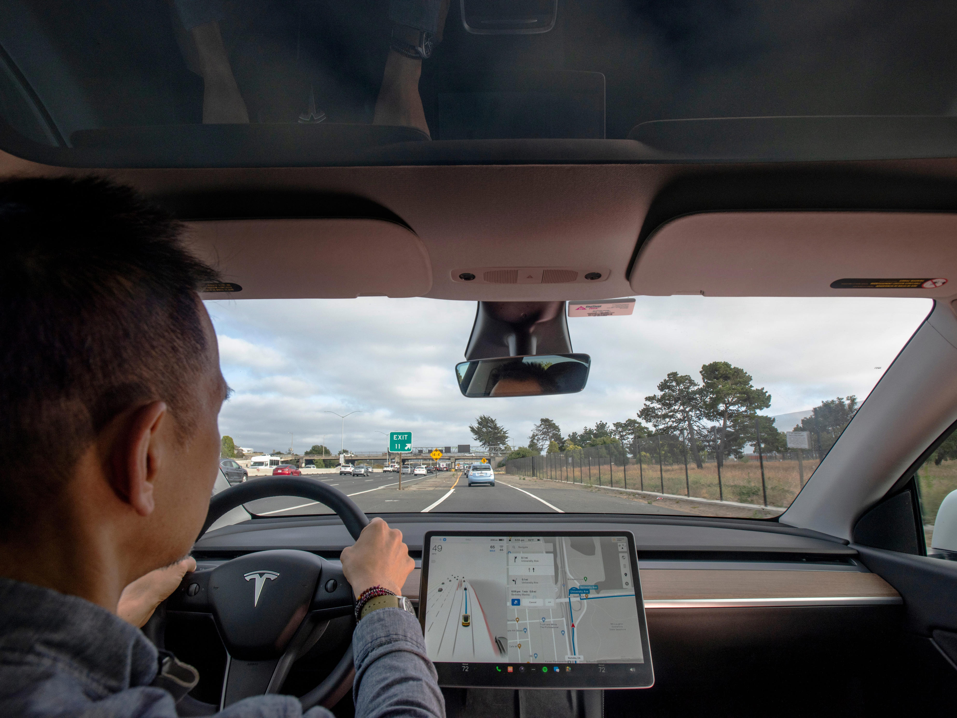 Tesla pulls the plug on one-time purchases of FSD