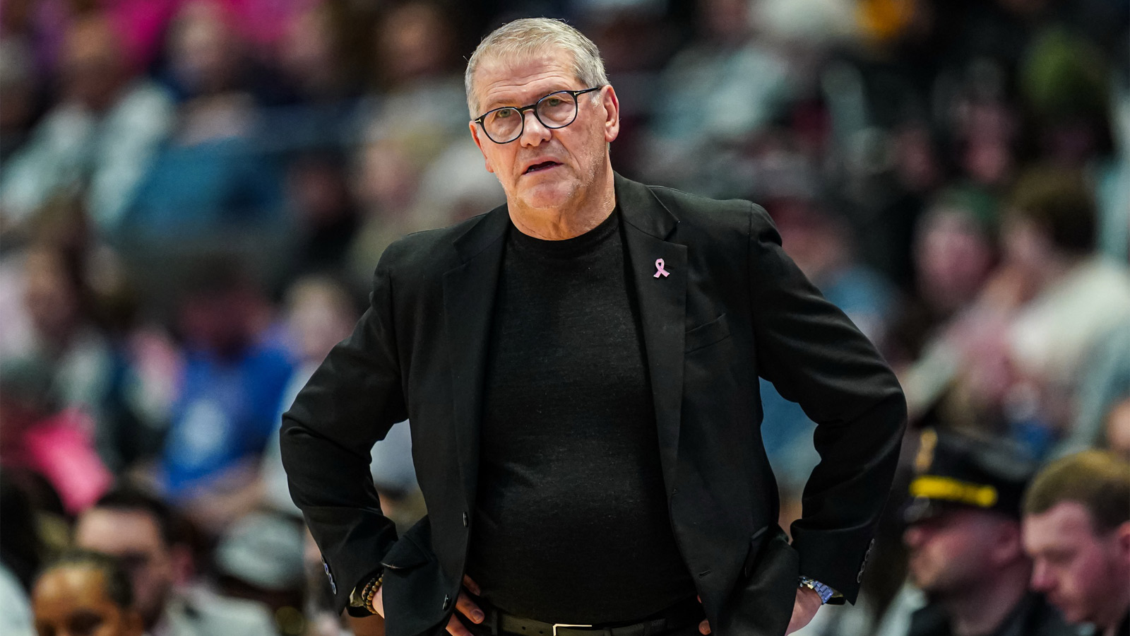 UConn’s Geno Auriemma comments on Connecticut losing WNBA team
