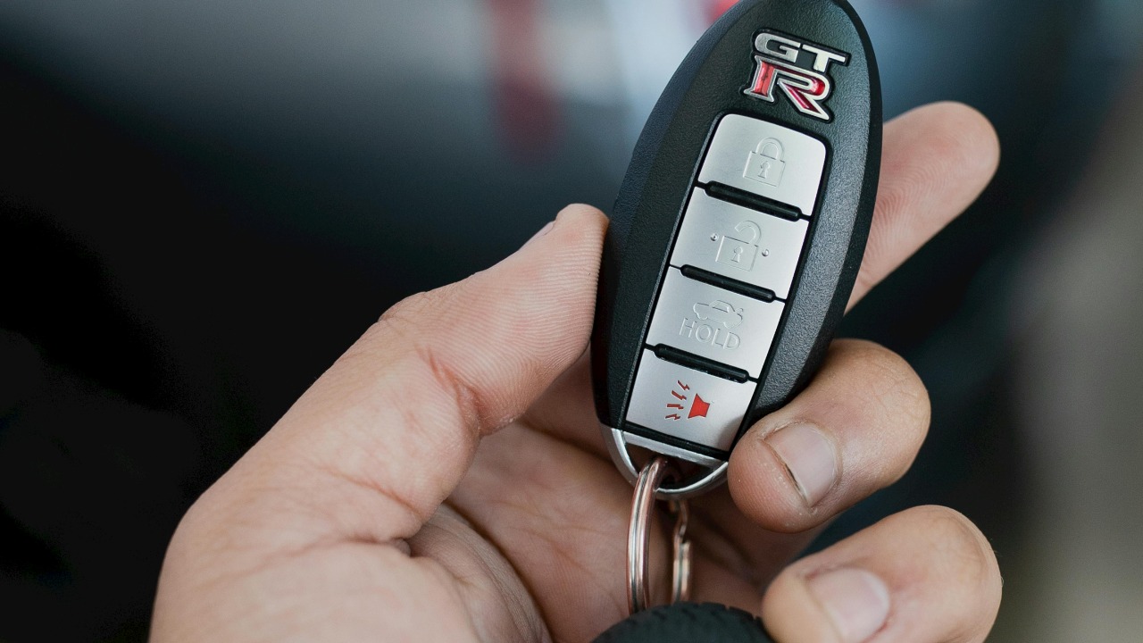 The fastest way to tell if your car key battery is dying