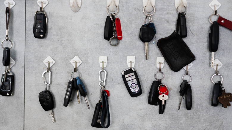 Why electronic car keys evolved from simple proximity keys to pricey ...