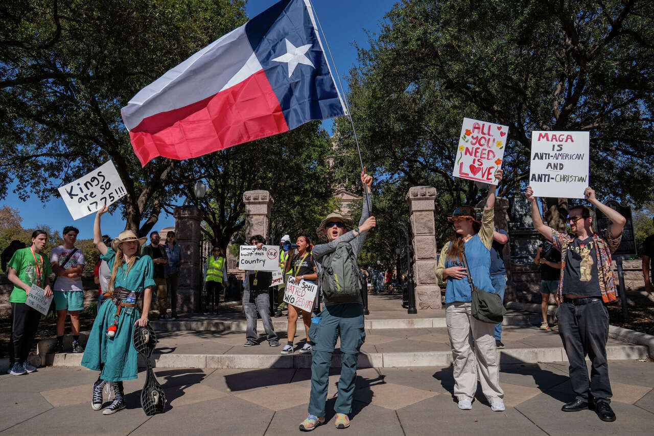 Central Texas high school students march against ICE on Presidents' Day ...