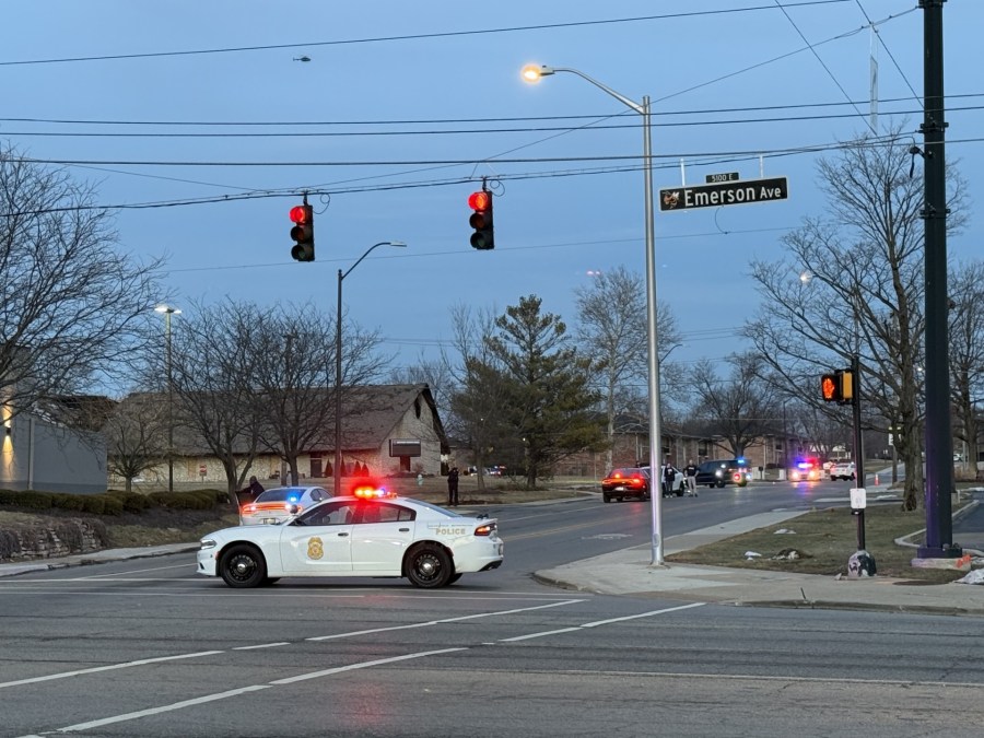 1 police officer killed, 2nd officer injured in Beech Grove shooting ...