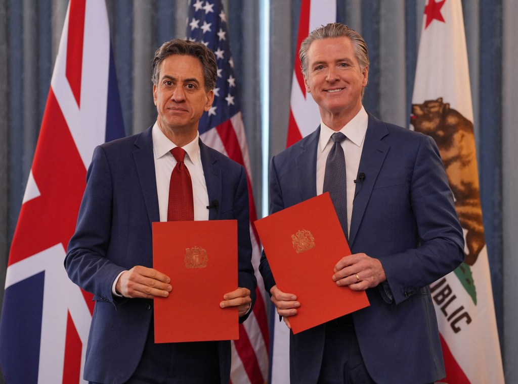 Trump tears into Gavin Newsom as California gov signs clean energy deal ...