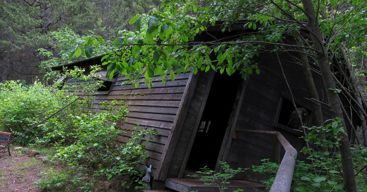 The story behind the House of Mystery, Montana's quirkiest building