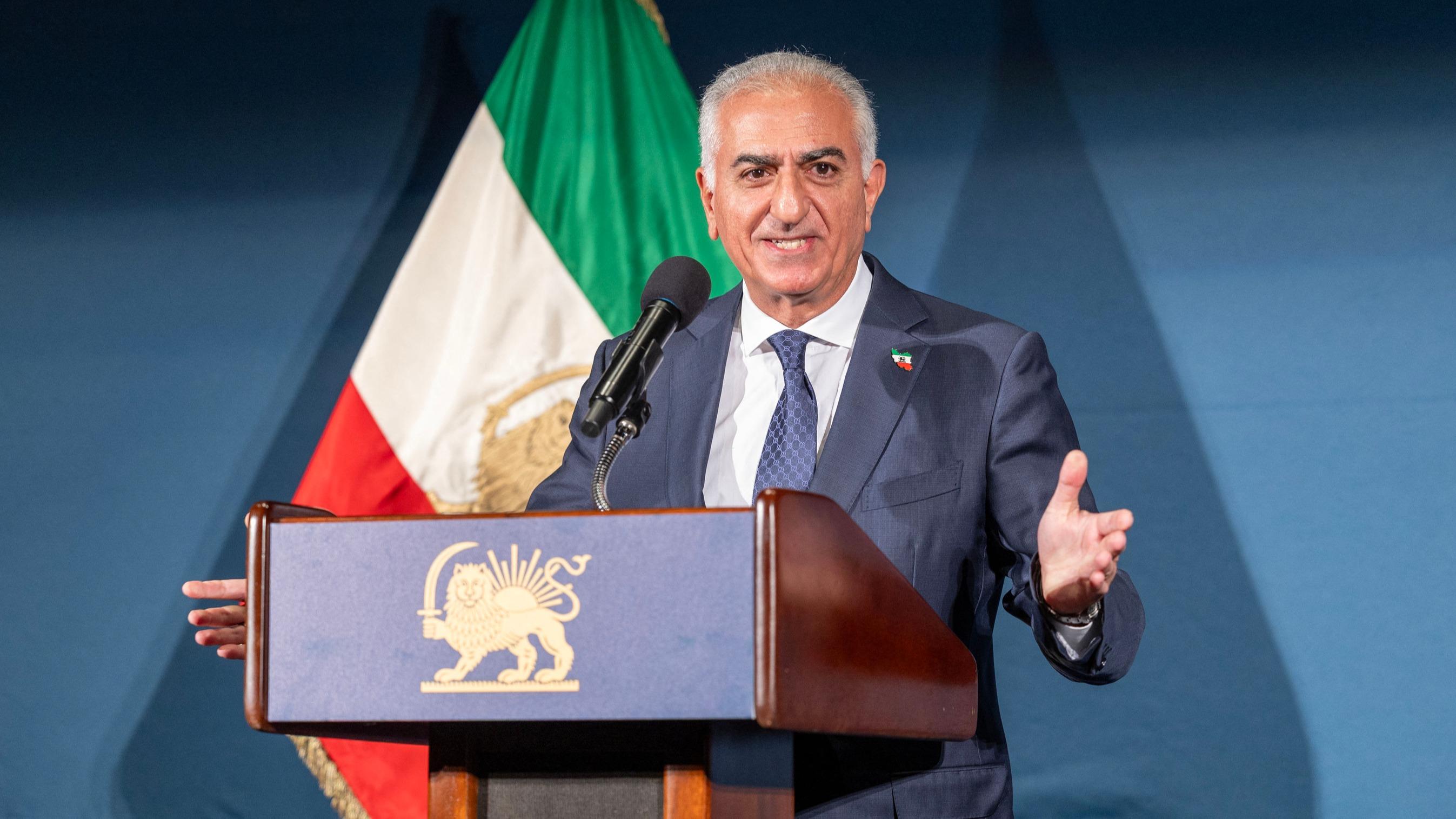 Reza Pahlavi : exil, figure de l’opposition… qui est le fils du dernier ...