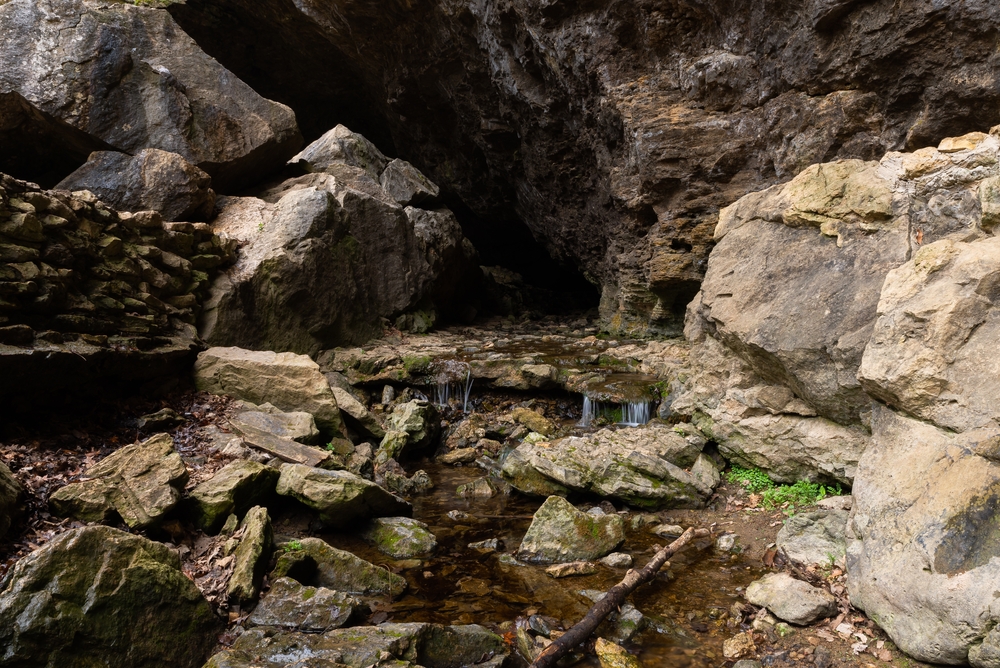 Iowa’s biggest cave park has 13 caves and costs you nothing