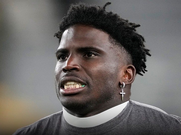 Miami Dolphins release All-Pro WR Tyreek Hill