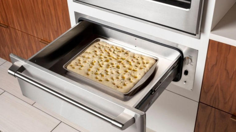There's an easy way to tell if your oven's bottom drawer is for storage ...