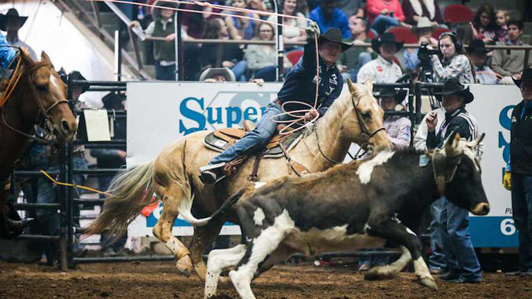Team ropers kick off 2026 Royal Crown with wins in Buckeye