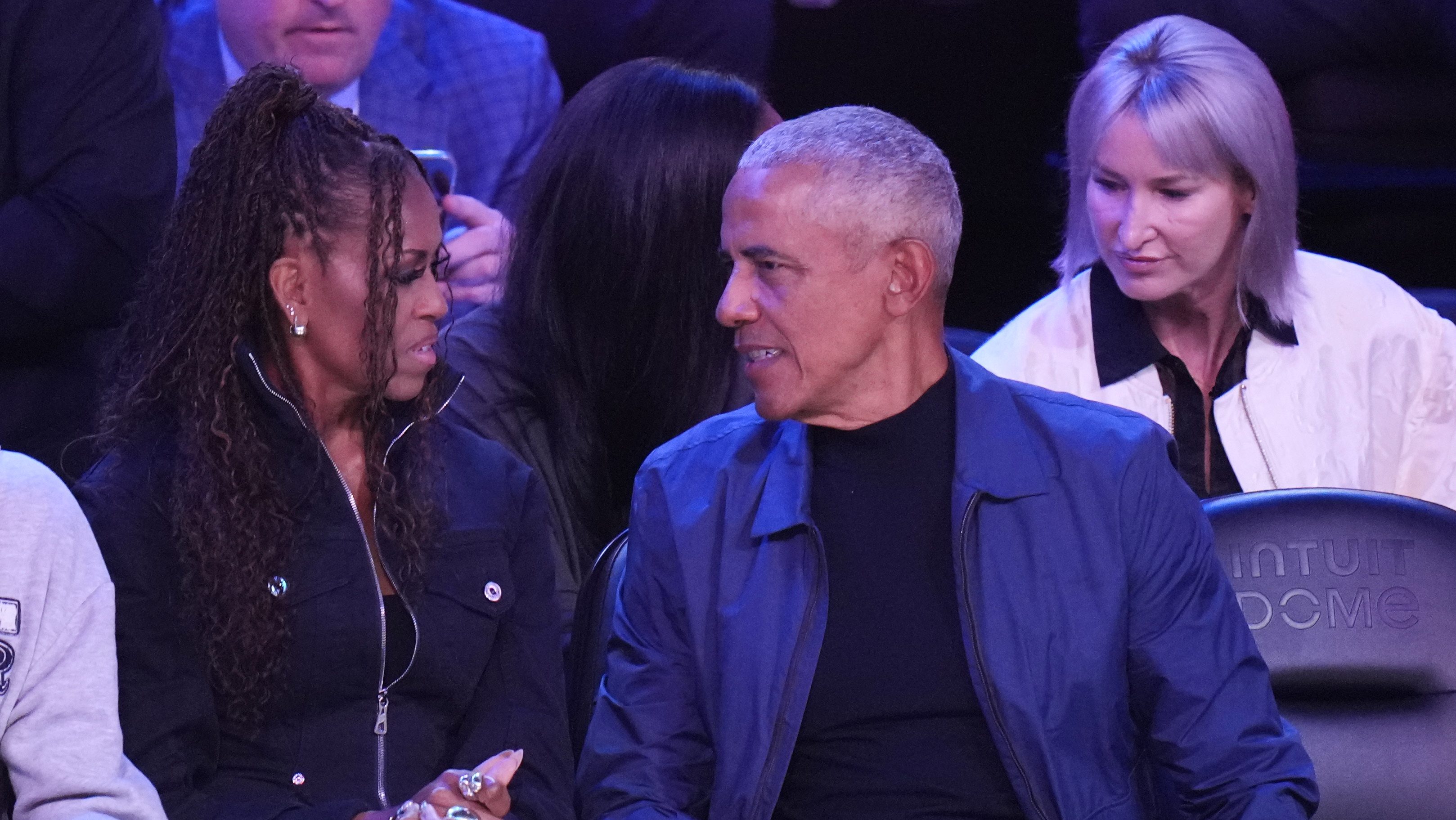 Barack Obama se llevó una ovación en el NBA All-Star Game en Los ...