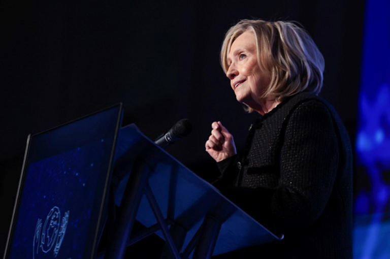 Zaak-Epstein - Hillary Clinton beschuldigt regering-Trump van ...