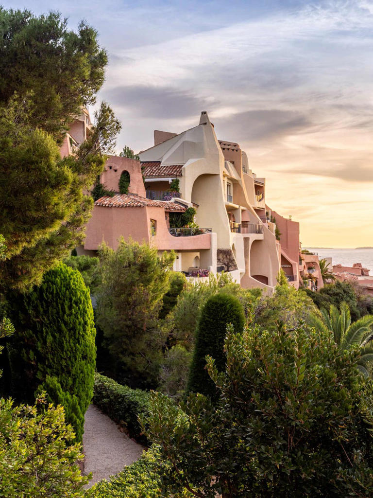 Así es por dentro una casa en la playa de estilo mediterráneo con una ...