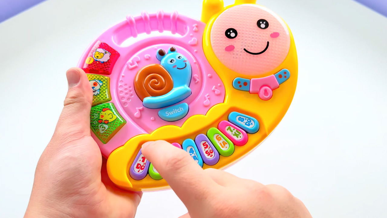 The weirdest musical toy found online: Snail piano unboxing review
