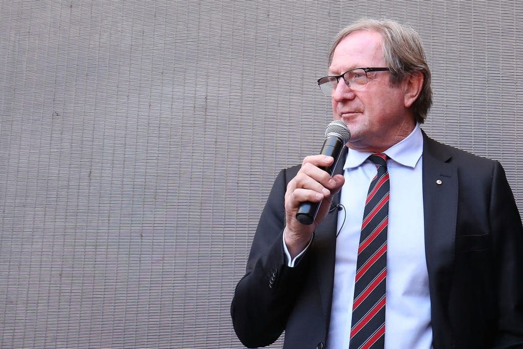 Revered Essendon figure stuns with shock coaching admission