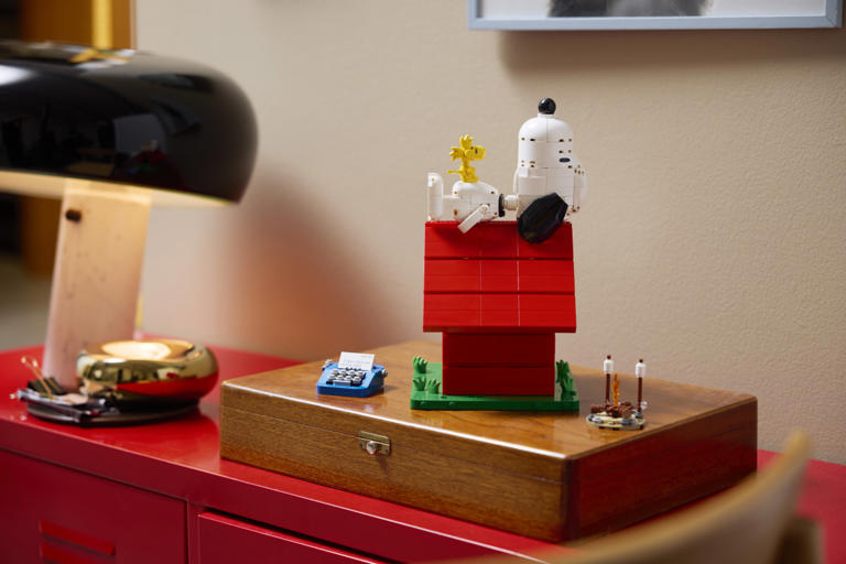 LEGO unveils Snoopy's doghouse set: A nostalgic 964-piece tribute for ...
