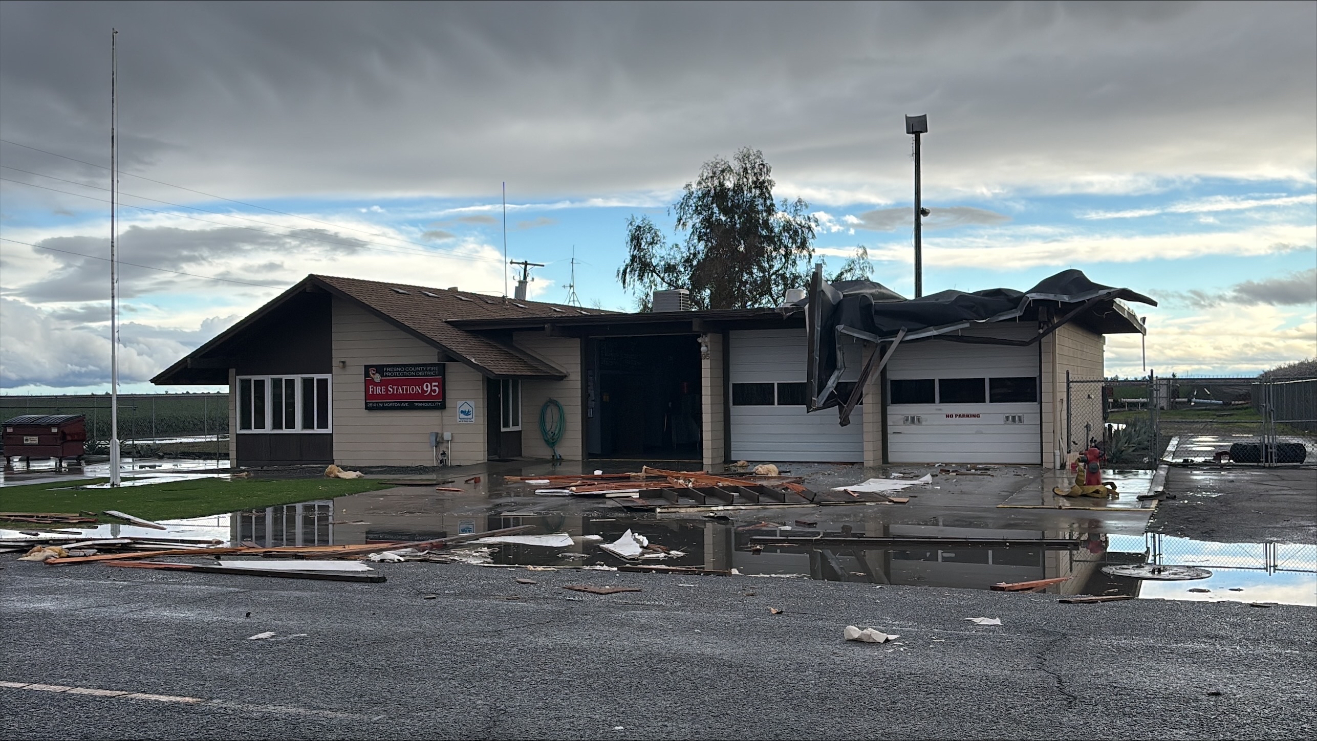 Possible tornado tears roof off Fresno County CAL FIRE station