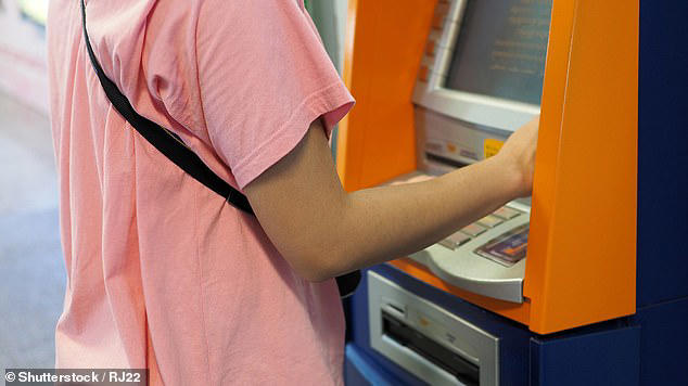 Expert reveals the card payment trap Brits need to be wary of when ...
