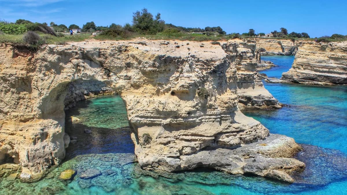 Italy’s famous 'Lovers’ Arch' collapses on Valentine’s Day after ...