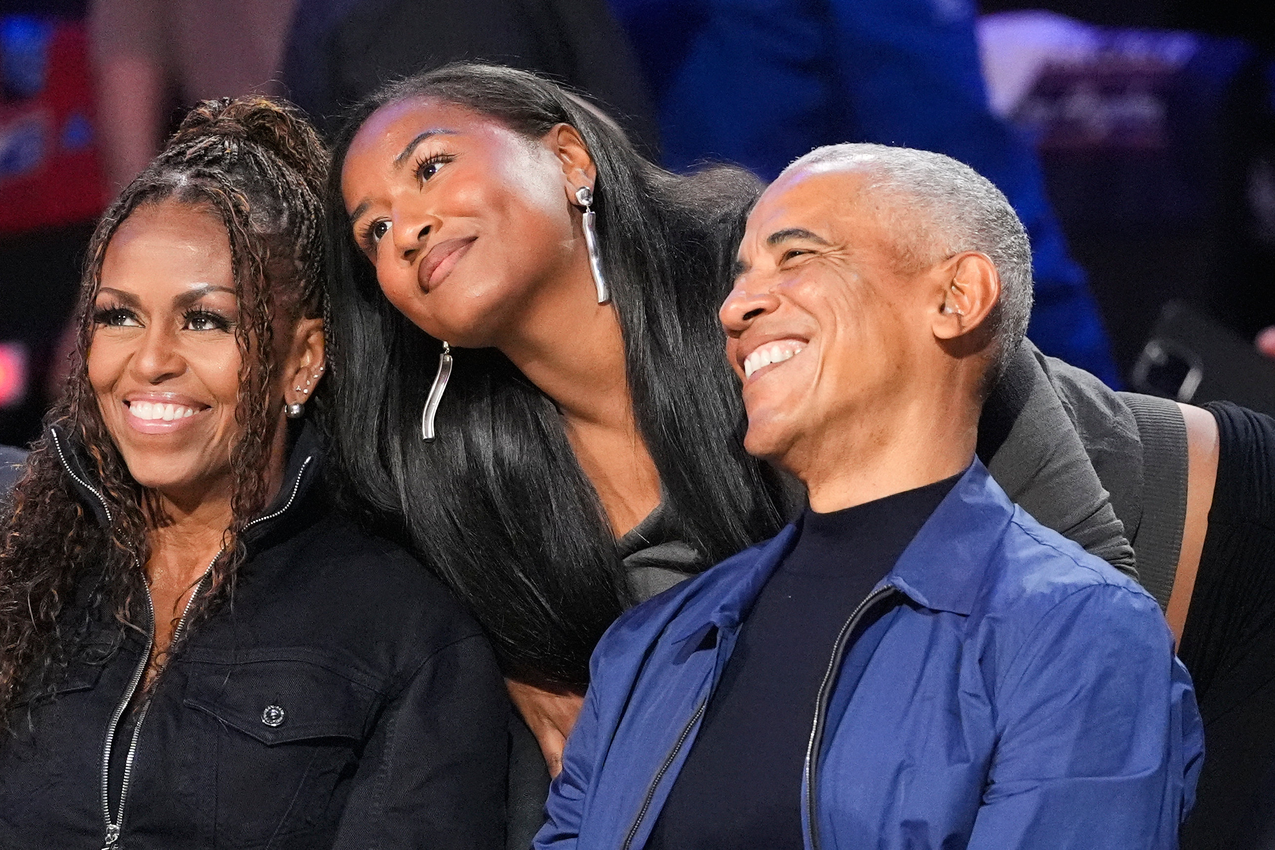 Barack, Michelle Obama’s daughter Sasha makes rare appearance with ...
