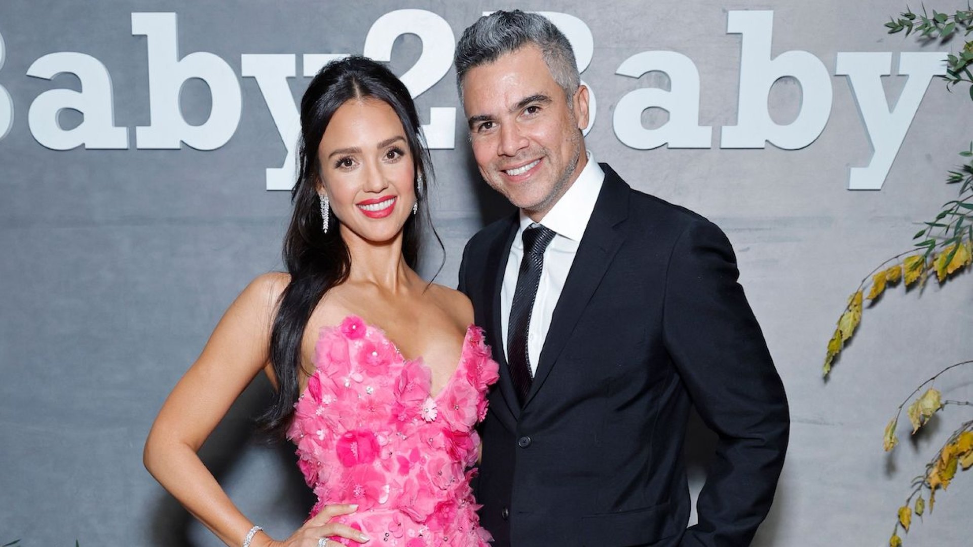 Jessica Alba and Cash Warren finalize their divorce 1 year after split