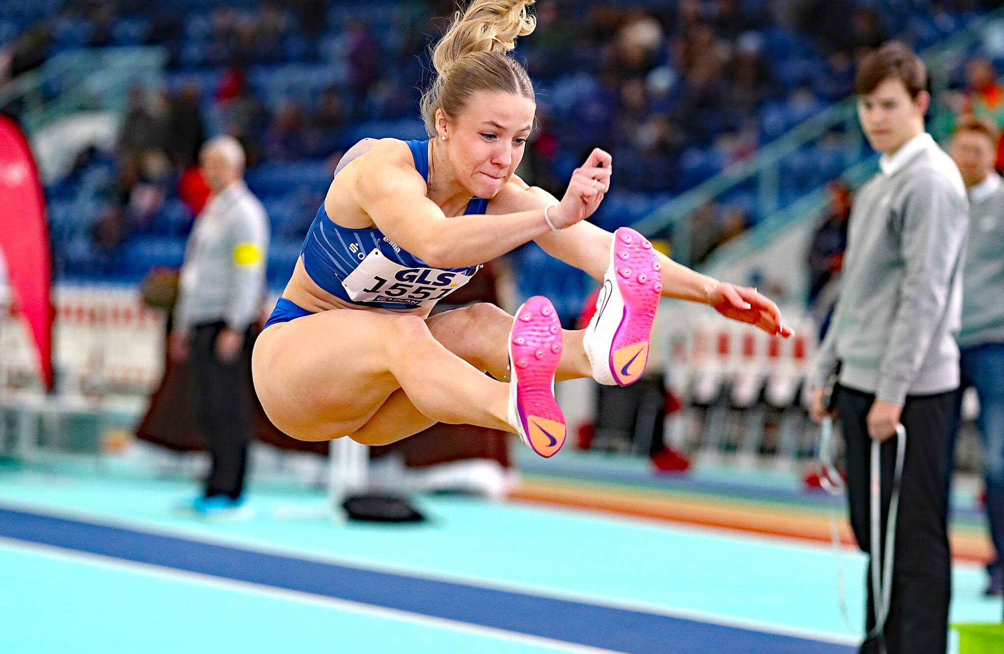 Sechs-Meter-Marke endlich geknackt: Rostockerin Maria Schnemilich holt ...