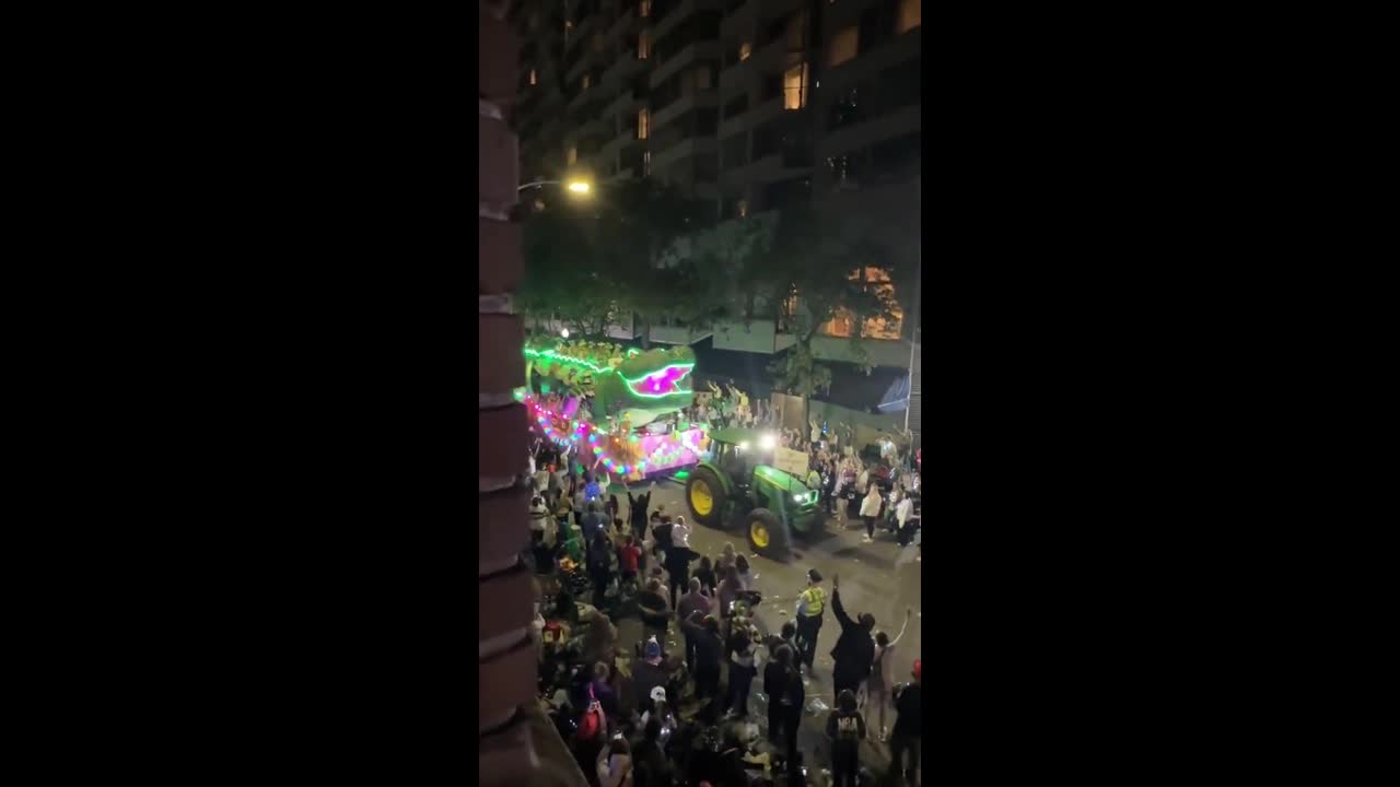Bacchagator super-float rolls through Krewe of Bacchus parade in ...