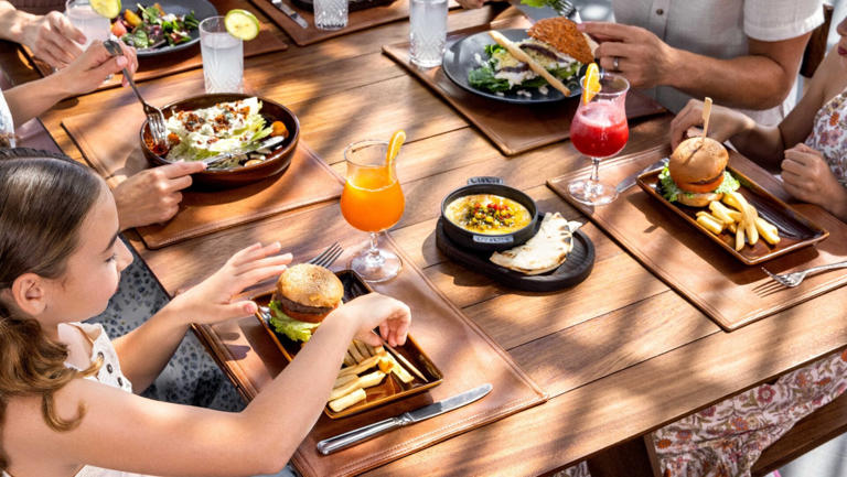 6 hotels where kids stay and eat free