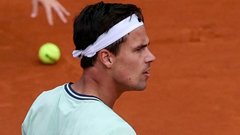Tennis : ATP - Rio - Daniel Altmaier réussit une amortie... mais perd ...