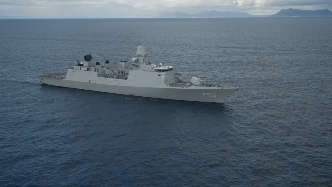 Watch how NATO hunts enemy submarines in the North Atlantic