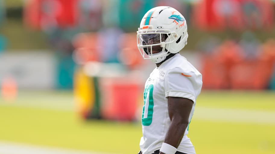 Tyreek Hill ends Steelers' AJ Brown talk