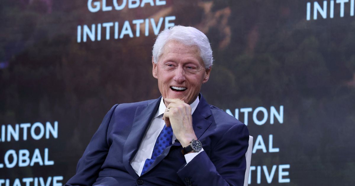 Hilarity ensues when Dems post Presidents Day message with huge Bill ...