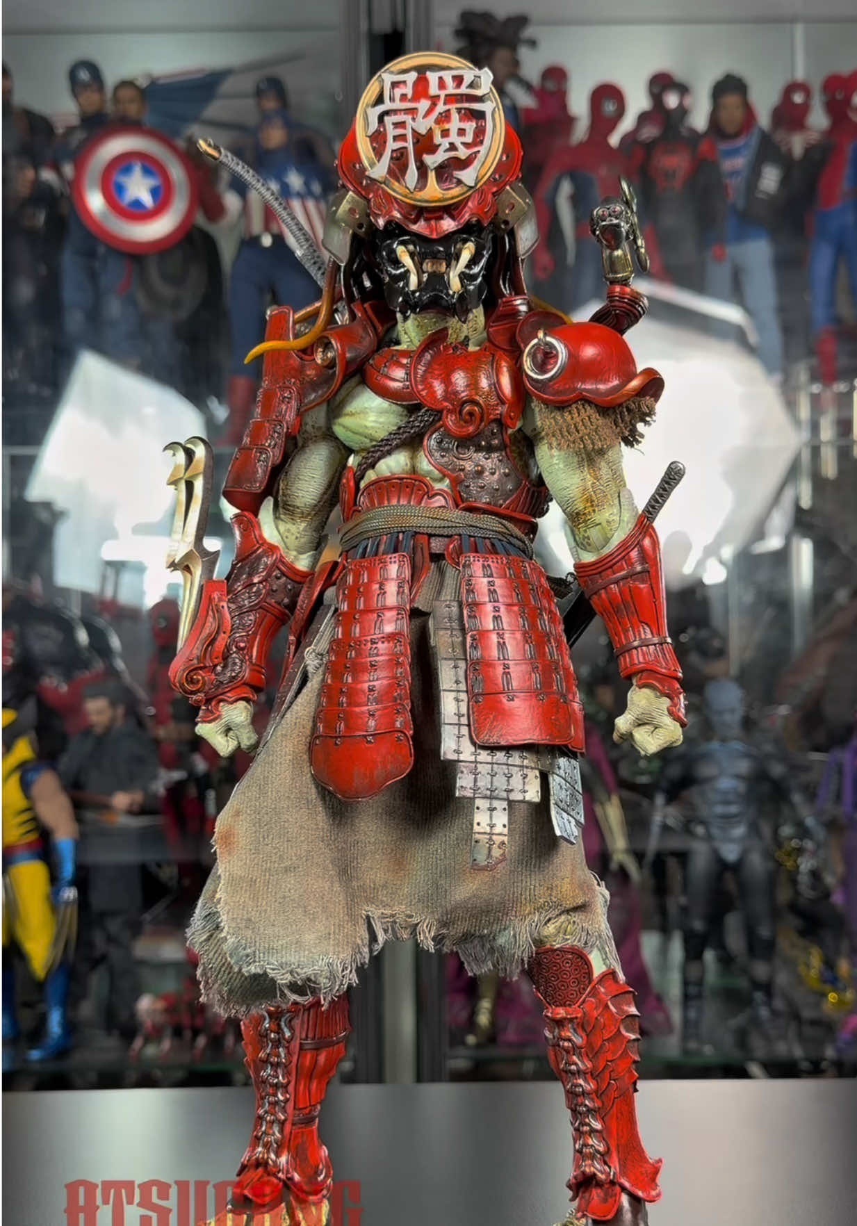 Akaoni samurai predator ASMR close up figure