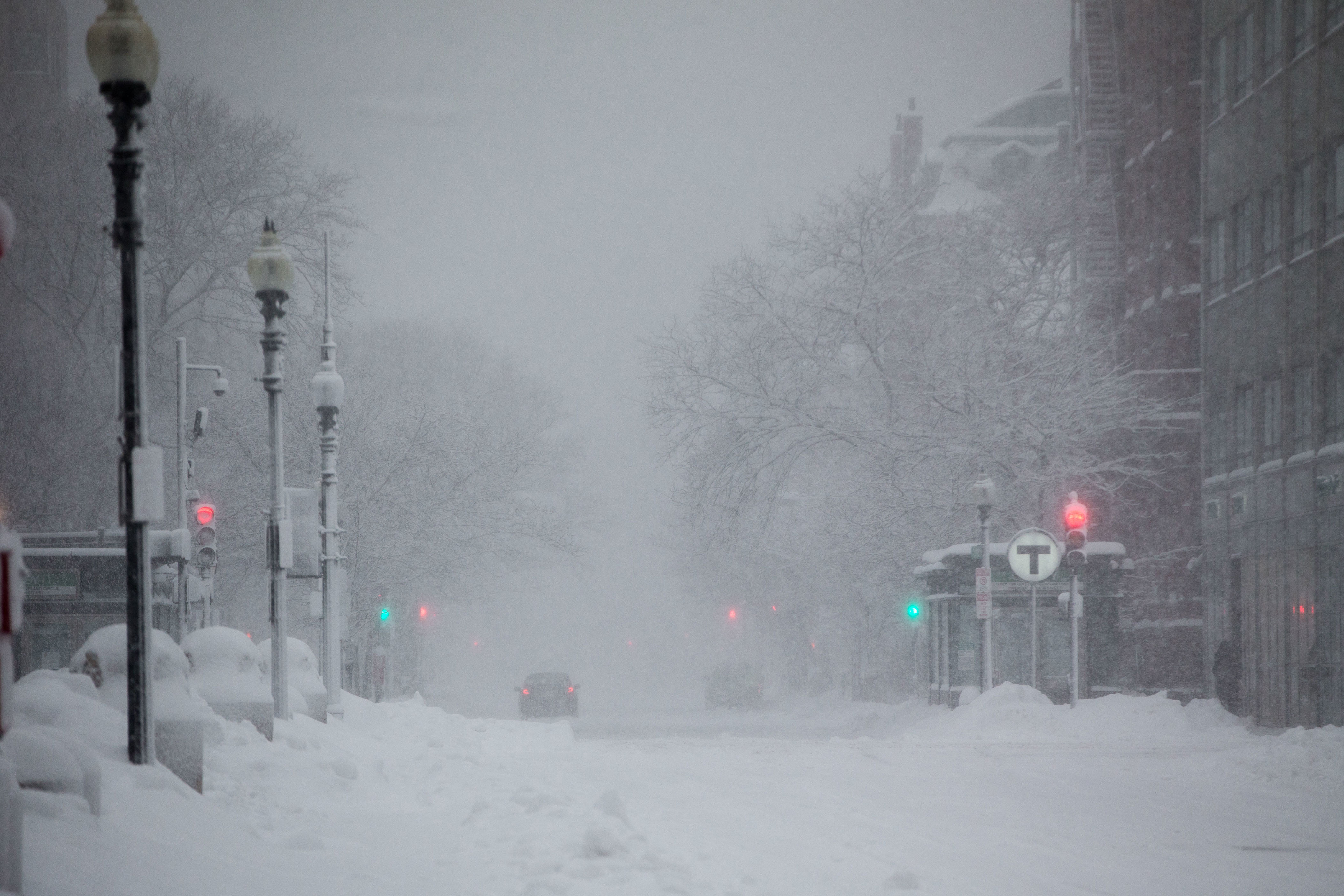 Sudden heavy snow warning hits two states — life-threatening