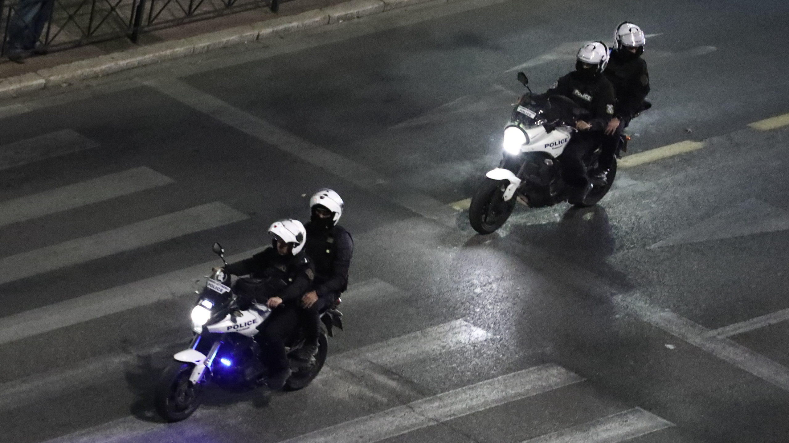 Αίγιο: Πυρά κατά σταθμευμένου οχήματος στον Οικισμό Μεσσηνέζη – Τα ...