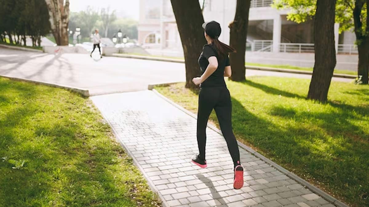Expert shares ultimate 5-minute morning habit that lowers your spiking ...