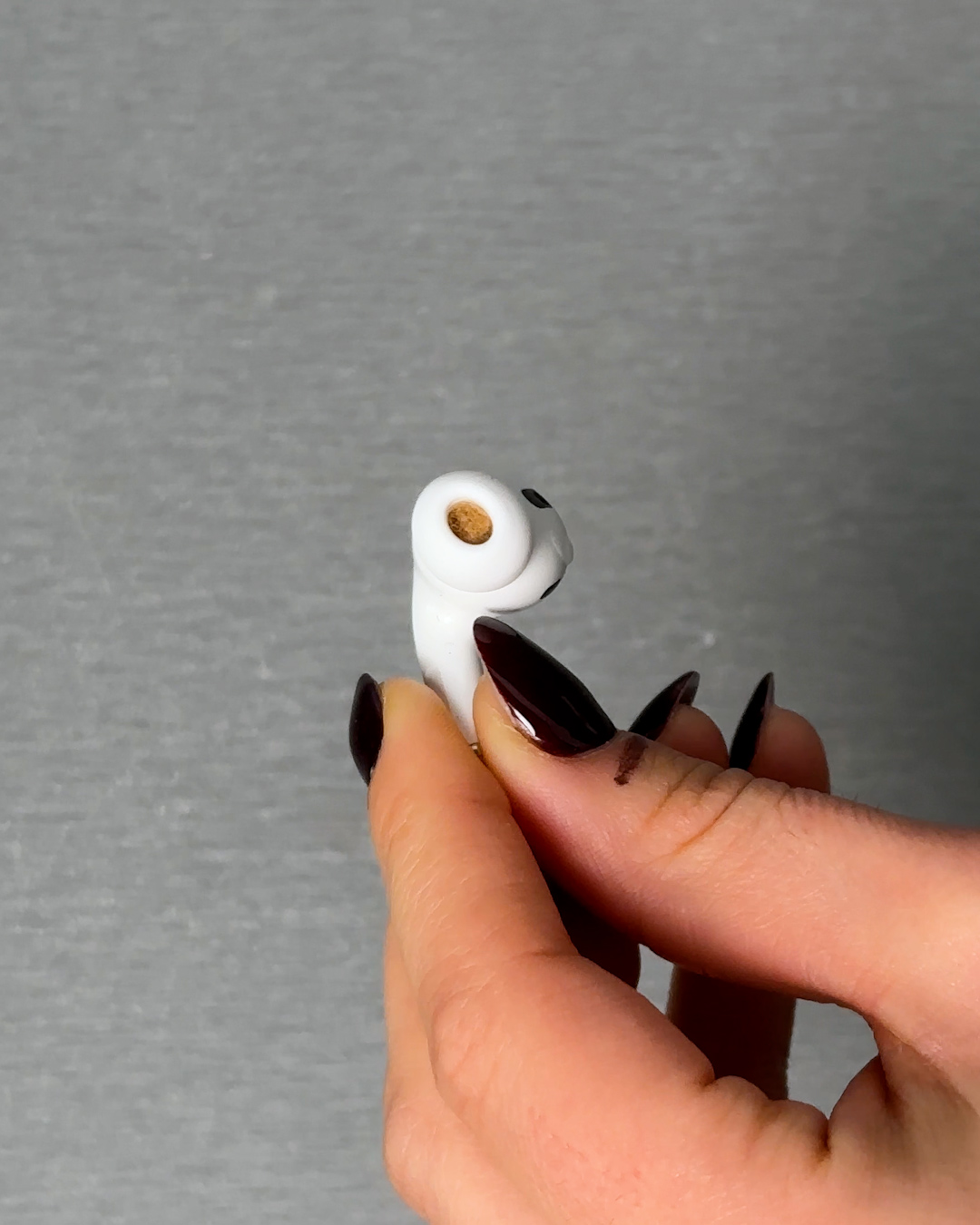 Easy AirPod cleaning method at home