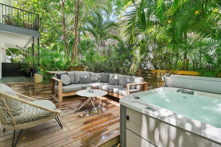 The 7 best Airbnbs for an epic spring break in 2026