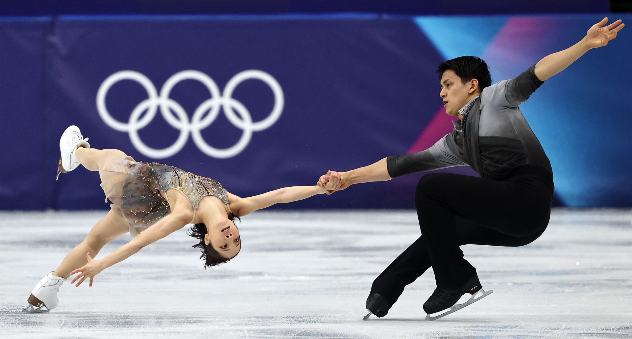 Japanese pairs skaters break down crying after going from 5th place to ...