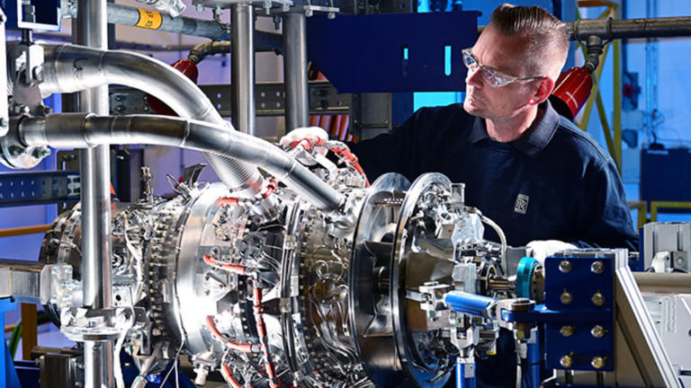 Rolls-Royce’s new hybrid aircraft engine aims to reduce aviation ...