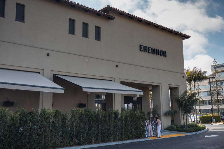 Erewhon and Function launch 'world's healthiest smoothie' with 160 lab ...