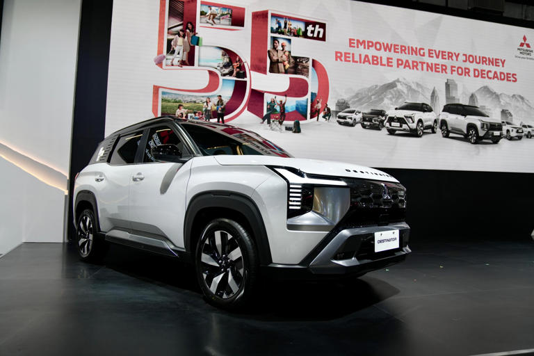 Lima jurus Mitsubishi Destinator juara medium SUV OTOMOTIF Award 2026