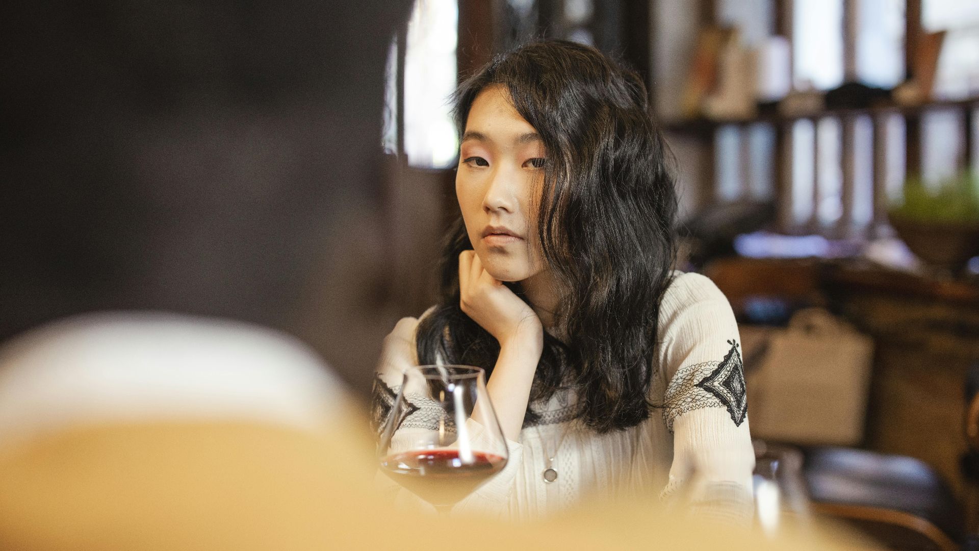 20 things women notice immediately on a first date