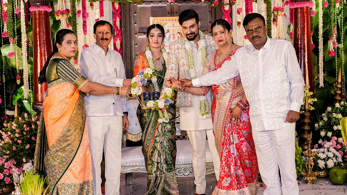 Gatavaibhava fame Dushyanth gets engaged to Rachana