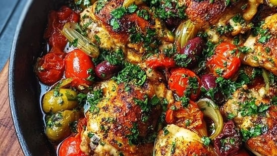 Fitness coach shares one-pan Mediterranean chicken recipe loaded with ...