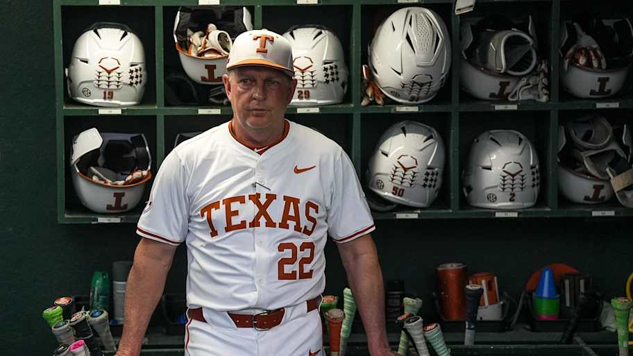 Key moment in Texas baseball's win over Oregon in Austin Super Regional
