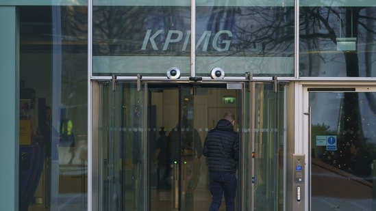KPMG partner in Australia fined $7,000 for using AI to cheat in AI ...