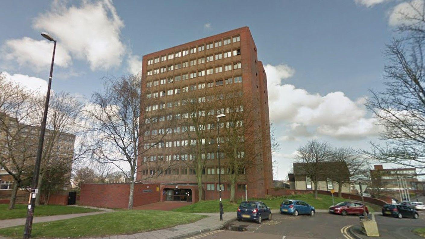 Council set to approve demolition of flats